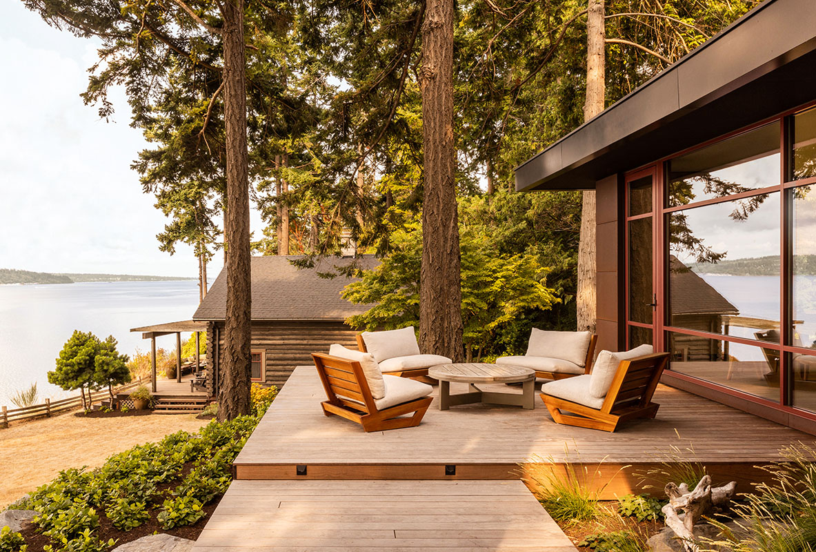 Between the Forest and the Sea